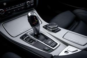 Black BMW 520 2015 in Vilnius, with an engine capacity of 2.00 L and mileage of 275 thousand km for 11399 €, photo 17 on AUTOMOTO.COM.LV