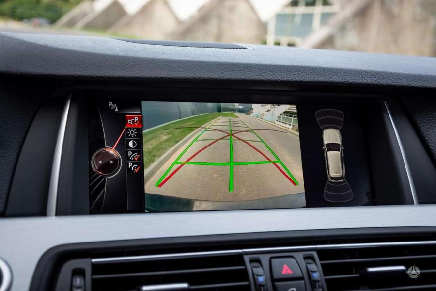 Black BMW 520 2015 in Vilnius, with an engine capacity of 2.00 L and mileage of 275 thousand km for 11399 €, photo 18 on AUTOMOTO.COM.LV