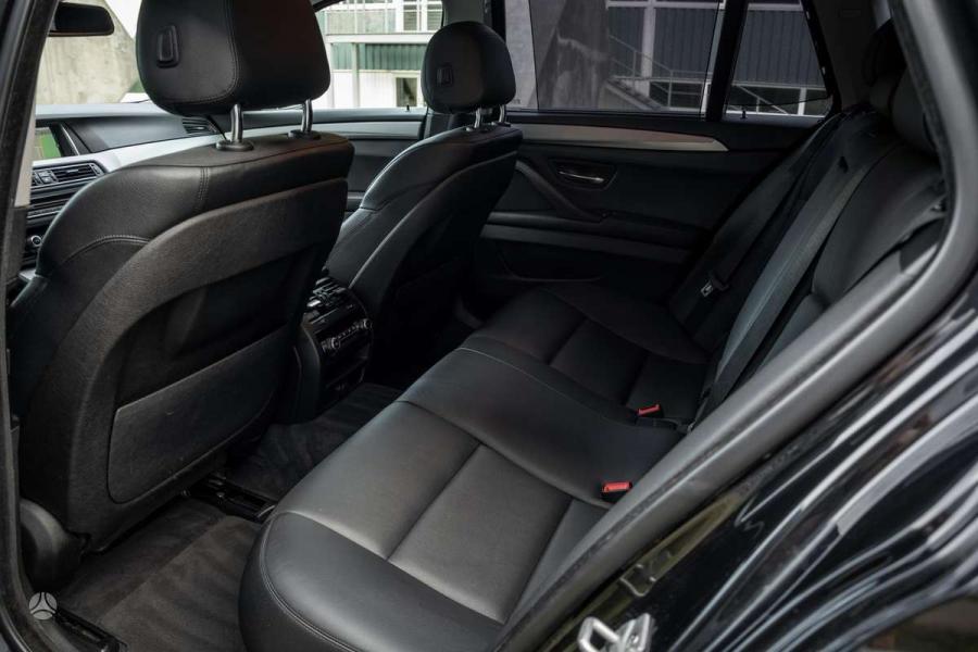 Black BMW 520 2015 in Vilnius, with an engine capacity of 2.00 L and mileage of 275 thousand km for 11399 €, photo 25 on AUTOMOTO.COM.LV