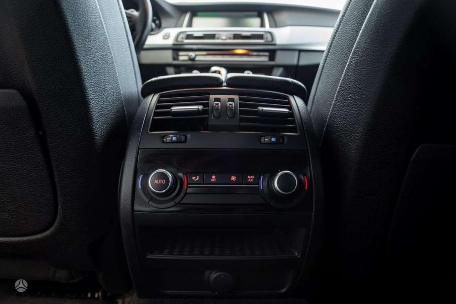 Black BMW 520 2015 in Vilnius, with an engine capacity of 2.00 L and mileage of 275 thousand km for 11399 €, photo 26 on AUTOMOTO.COM.LV