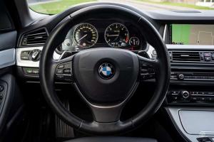 Black BMW 520 2015 in Vilnius, with an engine capacity of 2.00 L and mileage of 275 thousand km for 11399 €, photo 28 on AUTOMOTO.COM.LV