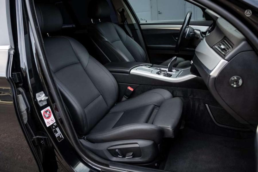 Black BMW 520 2015 in Vilnius, with an engine capacity of 2.00 L and mileage of 275 thousand km for 11399 €, photo 29 on AUTOMOTO.COM.LV