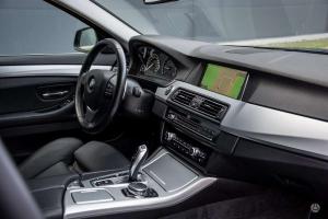Black BMW 520 2015 in Vilnius, with an engine capacity of 2.00 L and mileage of 275 thousand km for 11399 €, photo 30 on AUTOMOTO.COM.LV