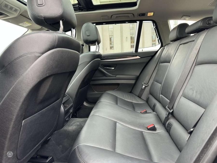 Melns BMW 520 2015 Klaipėda, ar dzinēja tilpumu 2.00 L un nobraukumu 256 tūkst. km par 8500 €, foto 27 vietnē AUTOMOTO.COM.LV