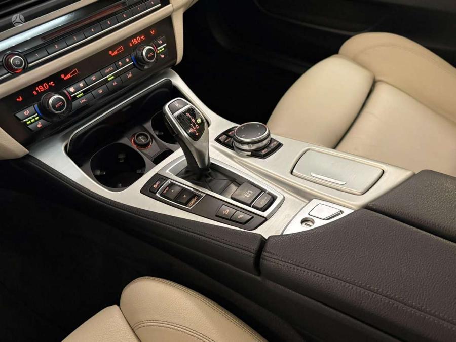 Melns BMW 520 2015 Marijampole, ar dzinēja tilpumu 2.00 L un nobraukumu 291 tūkst. km par 10999 €, foto 4 vietnē AUTOMOTO.COM.LV