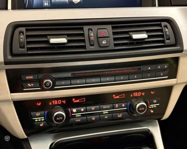 Melns BMW 520 2015 Marijampole, ar dzinēja tilpumu 2.00 L un nobraukumu 291 tūkst. km par 10999 €, foto 11 vietnē AUTOMOTO.COM.LV