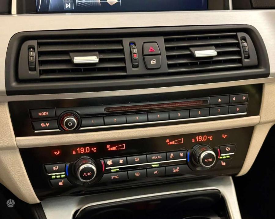 Melns BMW 520 2015 Marijampole, ar dzinēja tilpumu 2.00 L un nobraukumu 291 tūkst. km par 10999 €, foto 11 vietnē AUTOMOTO.COM.LV