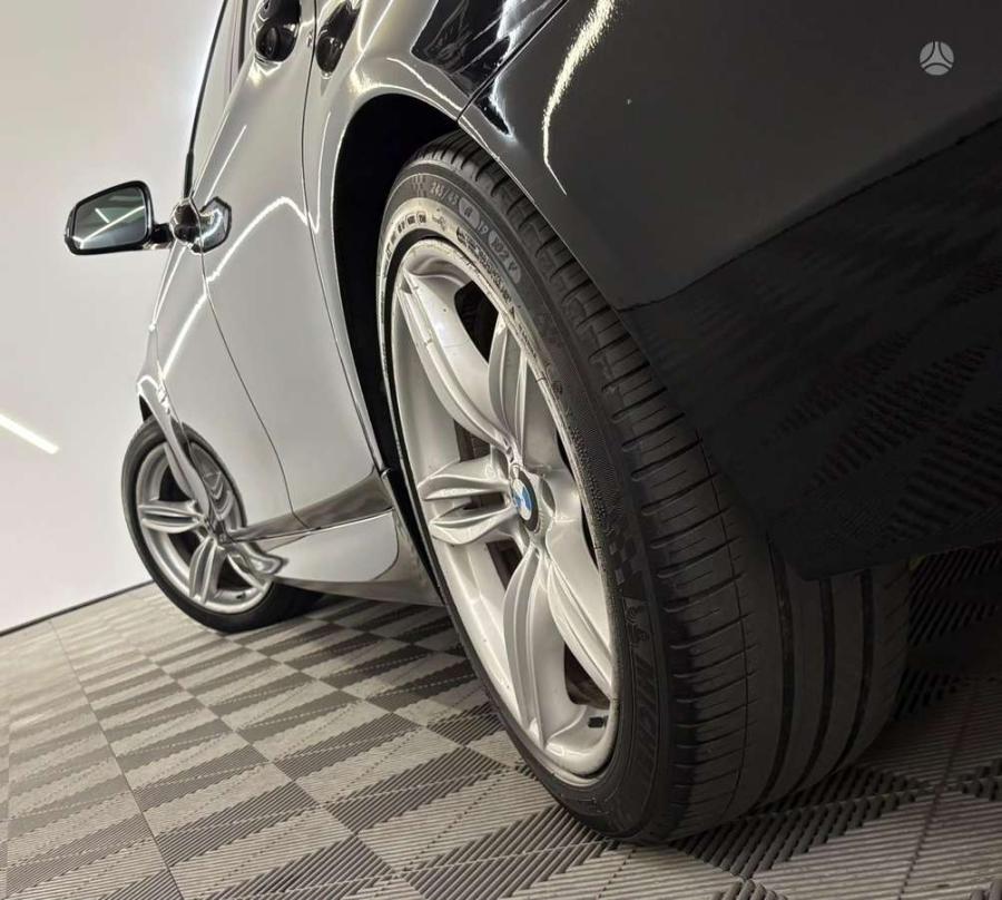 Melns BMW 520 2015 Marijampole, ar dzinēja tilpumu 2.00 L un nobraukumu 291 tūkst. km par 10999 €, foto 17 vietnē AUTOMOTO.COM.LV