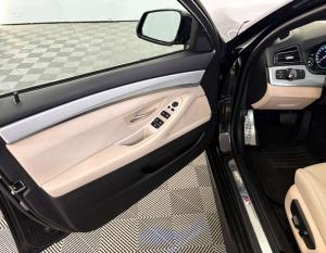 Melns BMW 520 2015 Marijampole, ar dzinēja tilpumu 2.00 L un nobraukumu 291 tūkst. km par 10999 €, foto 27 vietnē AUTOMOTO.COM.LV