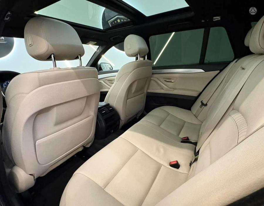 Melns BMW 520 2015 Marijampole, ar dzinēja tilpumu 2.00 L un nobraukumu 291 tūkst. km par 10999 €, foto 31 vietnē AUTOMOTO.COM.LV