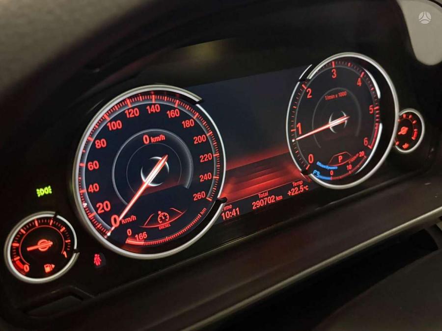 Melns BMW 520 2015 Marijampole, ar dzinēja tilpumu 2.00 L un nobraukumu 291 tūkst. km par 10999 €, foto 33 vietnē AUTOMOTO.COM.LV