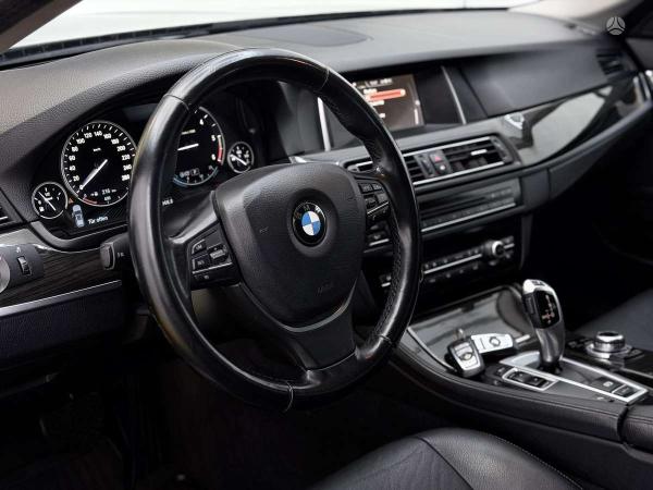 Melns BMW 520 2015 Viļņa, ar dzinēja tilpumu 2.00 L un nobraukumu 249 tūkst. km par 10690 €, foto 10 vietnē AUTOMOTO.COM.LV
