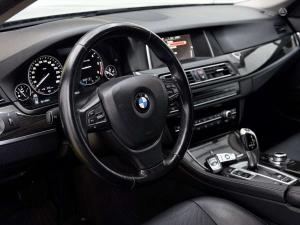Melns BMW 520 2015 Viļņa, ar dzinēja tilpumu 2.00 L un nobraukumu 249 tūkst. km par 10690 €, foto 10 vietnē AUTOMOTO.COM.LV