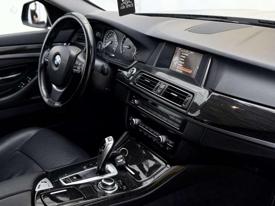 Melns BMW 520 2015 Viļņa, ar dzinēja tilpumu 2.00 L un nobraukumu 249 tūkst. km par 10690 €, foto 17 vietnē AUTOMOTO.COM.LV