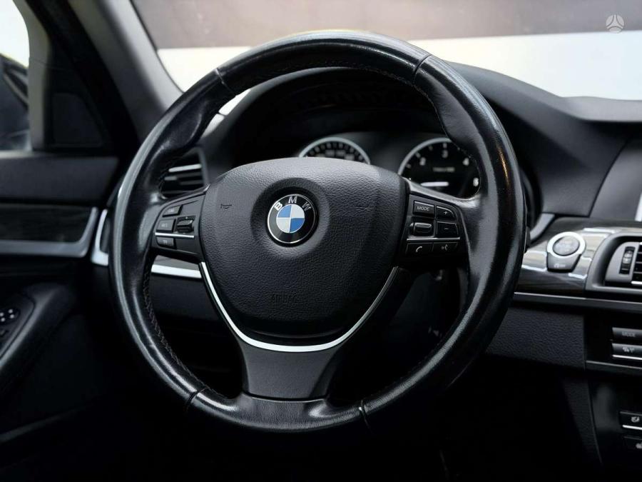 Melns BMW 520 2015 Viļņa, ar dzinēja tilpumu 2.00 L un nobraukumu 249 tūkst. km par 10690 €, foto 20 vietnē AUTOMOTO.COM.LV