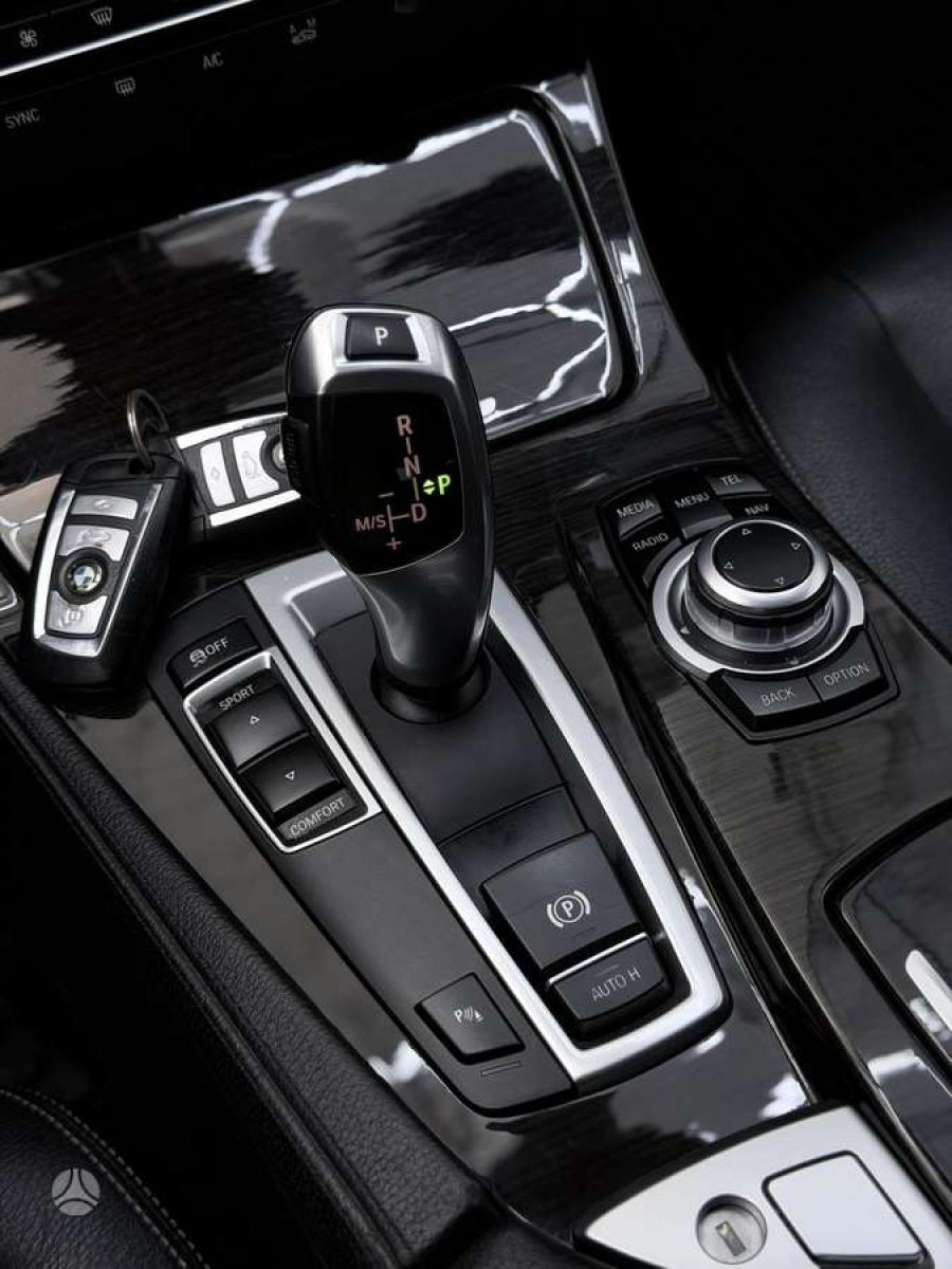 Melns BMW 520 2015 Viļņa, ar dzinēja tilpumu 2.00 L un nobraukumu 249 tūkst. km par 10690 €, foto 23 vietnē AUTOMOTO.COM.LV