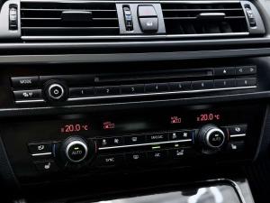 Melns BMW 520 2015 Viļņa, ar dzinēja tilpumu 2.00 L un nobraukumu 249 tūkst. km par 10690 €, foto 24 vietnē AUTOMOTO.COM.LV