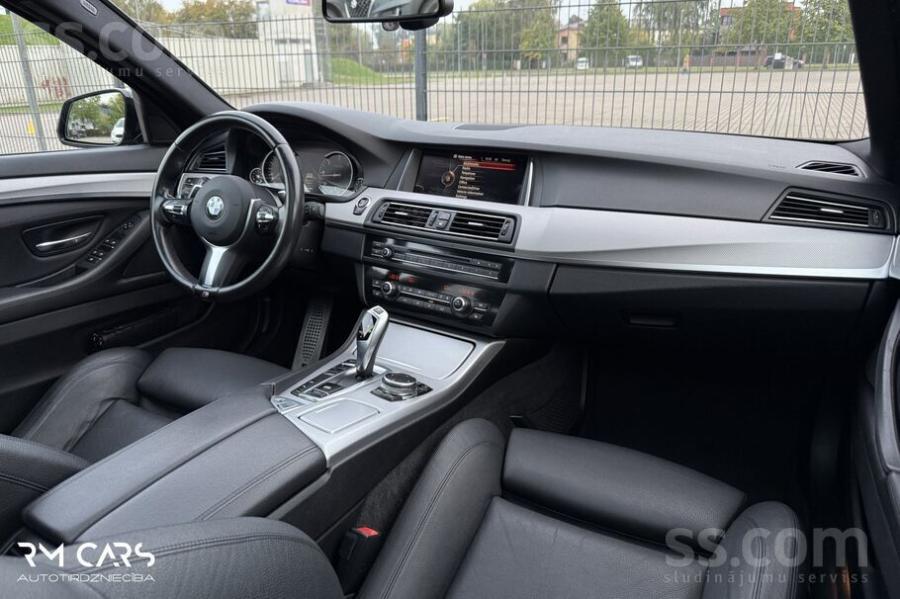 Melns BMW 520 2015 Jelgava, ar dzinēja tilpumu 2.00 L un nobraukumu 0 tūkst. km par 12850 €, foto 12 vietnē AUTOMOTO.COM.LV
