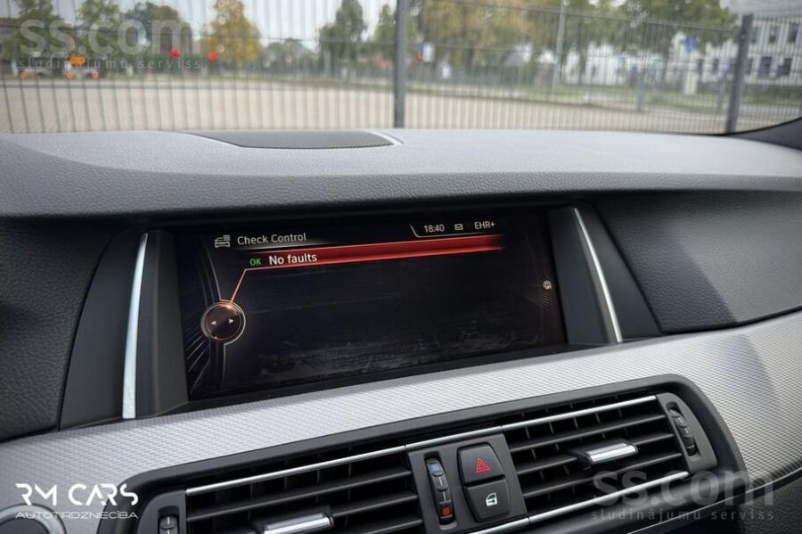 Melns BMW 520 2015 Jelgava, ar dzinēja tilpumu 2.00 L un nobraukumu 0 tūkst. km par 12850 €, foto 17 vietnē AUTOMOTO.COM.LV