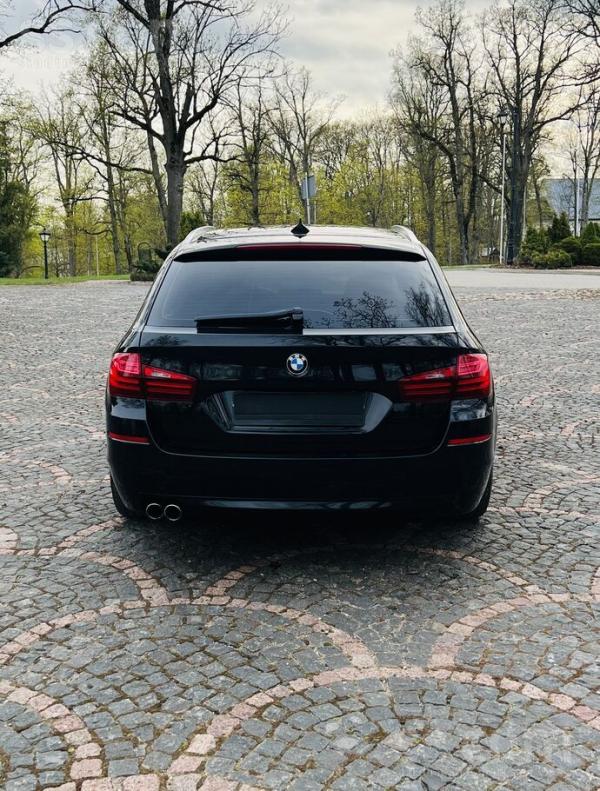 Black BMW 520 2015 in Riga, with an engine capacity of 2.00 L and mileage of 260 thousand km for 11999 €, photo 7 on AUTOMOTO.COM.LV