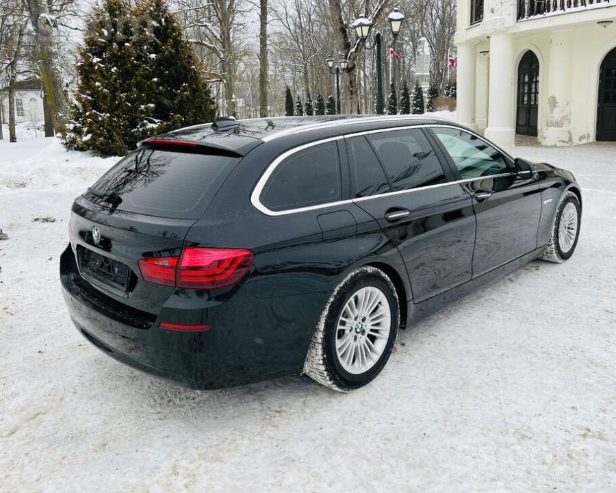 Black BMW 520 2016 in Gulbene, with an engine capacity of 2.00 L and mileage of 250 thousand km for 11990 €, photo 5 on AUTOMOTO.COM.LV