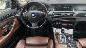 Black BMW 520 2016 in Gulbene, with an engine capacity of 2.00 L and mileage of 250 thousand km for 11990 €, photo 11 on AUTOMOTO.COM.LV