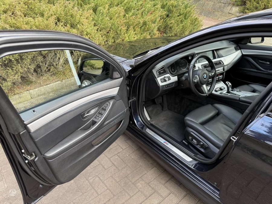 Black BMW 520 2016 in Prienai, with an engine capacity of 2.00 L and mileage of 270 thousand km for 14700 €, photo 11 on AUTOMOTO.COM.LV