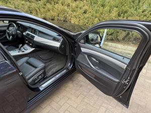 Black BMW 520 2016 in Prienai, with an engine capacity of 2.00 L and mileage of 270 thousand km for 14700 €, photo 30 on AUTOMOTO.COM.LV