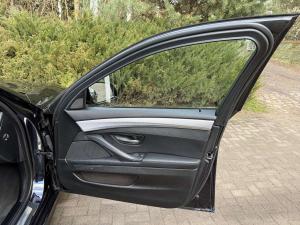 Black BMW 520 2016 in Prienai, with an engine capacity of 2.00 L and mileage of 270 thousand km for 14700 €, photo 31 on AUTOMOTO.COM.LV