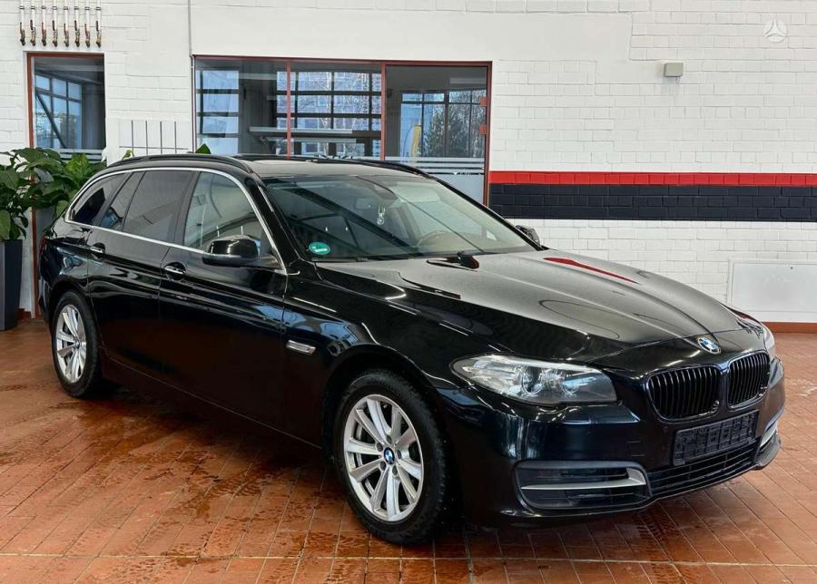 Black BMW 520 2016 in Kaunas, with an engine capacity of 2.00 L and mileage of 295 thousand km for 9900 €, photo 2 on AUTOMOTO.COM.LV