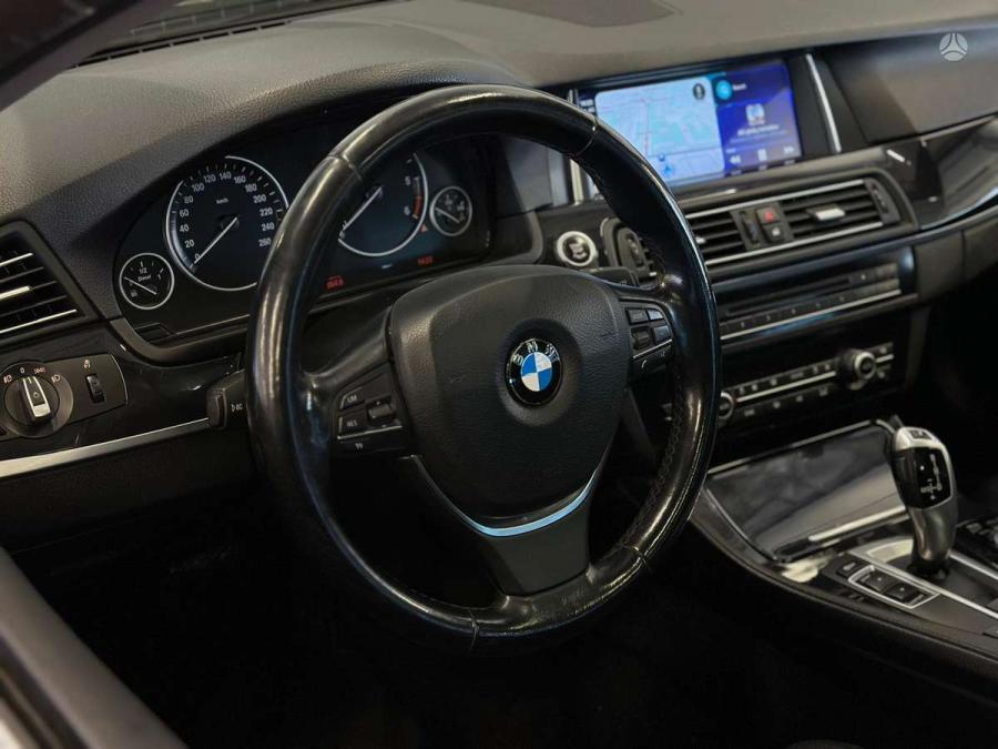 Black BMW 520 2016 in Kaunas, with an engine capacity of 2.00 L and mileage of 295 thousand km for 9900 €, photo 8 on AUTOMOTO.COM.LV