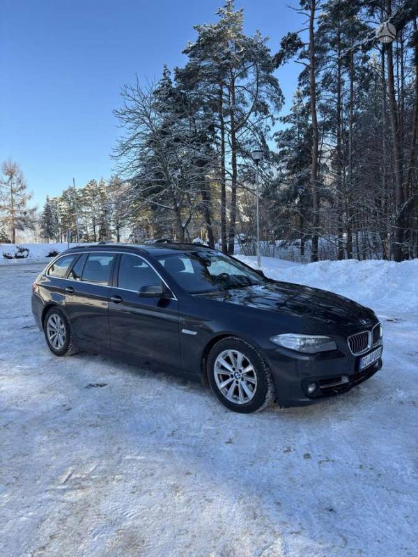Black BMW 520 2016 in Elektrenai, with an engine capacity of 2.00 L and mileage of 293 thousand km for 11800 €, photo 4 on AUTOMOTO.COM.LV