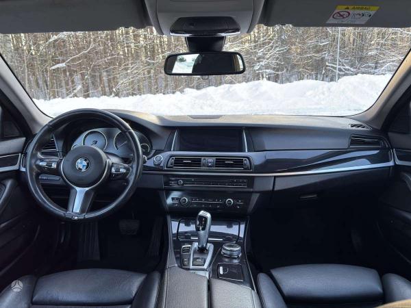 Black BMW 520 2016 in Elektrenai, with an engine capacity of 2.00 L and mileage of 293 thousand km for 11800 €, photo 9 on AUTOMOTO.COM.LV