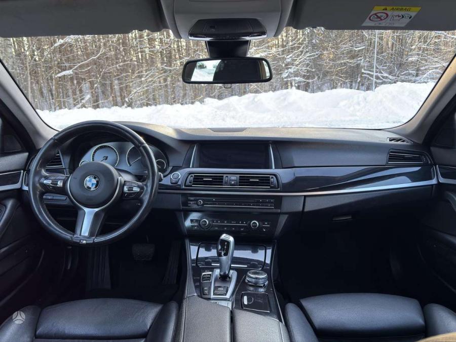 Melns BMW 520 2016 Elektrėnai, ar dzinēja tilpumu 2.00 L un nobraukumu 293 tūkst. km par 11800 €, foto 9 vietnē AUTOMOTO.COM.LV