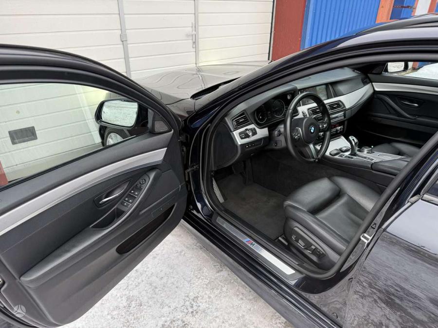 Black BMW 520 2016 in Prienai, with an engine capacity of 2.00 L and mileage of 275 thousand km for 13900 €, photo 11 on AUTOMOTO.COM.LV