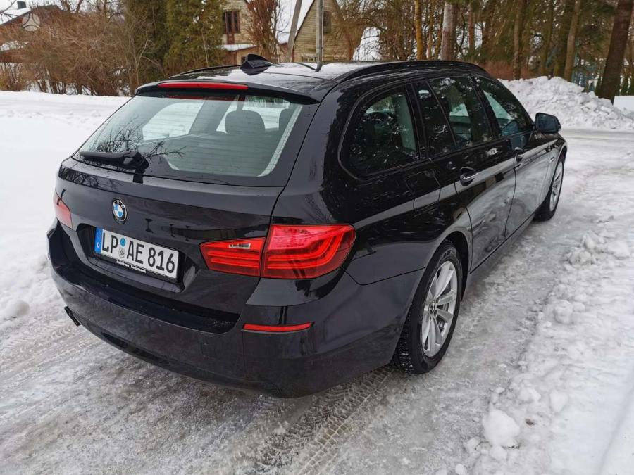 Black BMW 520 2016 in Sakiai, with an engine capacity of 2.00 L and mileage of 380 thousand km for 9200 €, photo 4 on AUTOMOTO.COM.LV