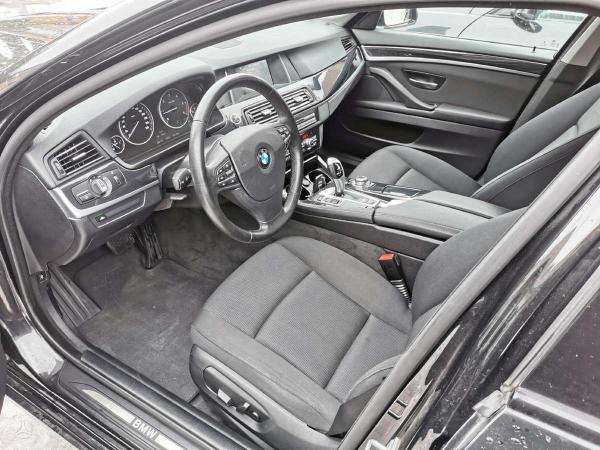 Black BMW 520 2016 in Sakiai, with an engine capacity of 2.00 L and mileage of 380 thousand km for 9200 €, photo 9 on AUTOMOTO.COM.LV