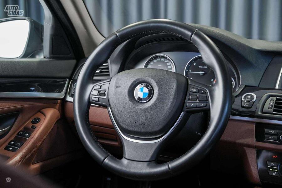 Melns BMW 520 2016 Marijampole, ar dzinēja tilpumu 2.00 L un nobraukumu 309 tūkst. km par 10450 €, foto 19 vietnē AUTOMOTO.COM.LV