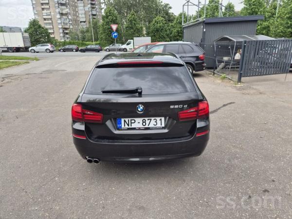 Black BMW 520 2016 in Riga, with an engine capacity of 2.00 L and mileage of 268 thousand km for 11490 €, photo 7 on AUTOMOTO.COM.LV