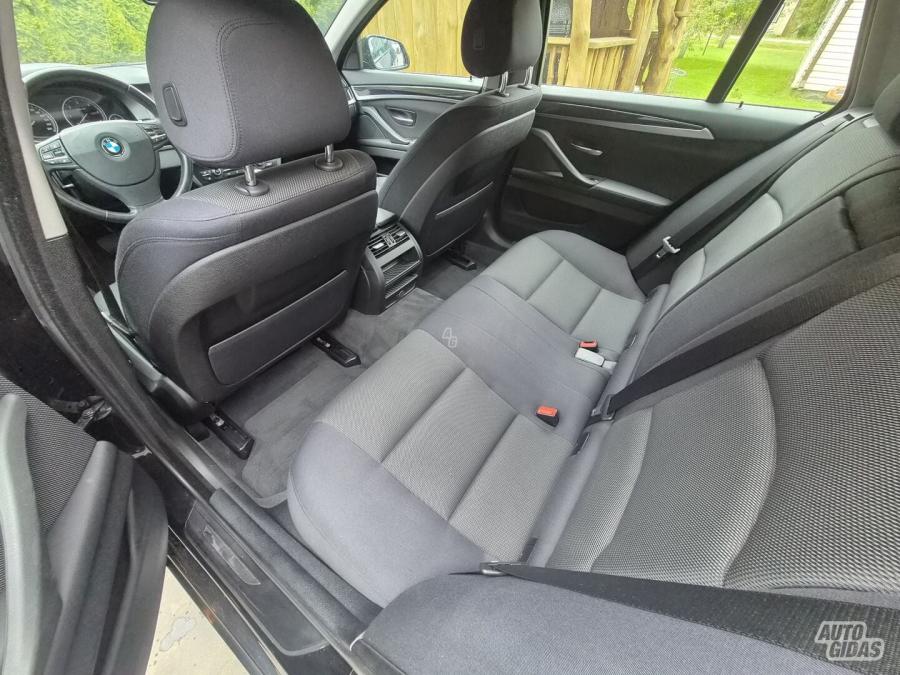 Black BMW 520 2016 in Sakiai, with an engine capacity of 2.00 L and mileage of 380 thousand km for 7999 €, photo 9 on AUTOMOTO.COM.LV