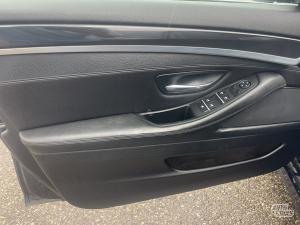 Black BMW 520 2016 in Kaunas, with an engine capacity of 2.00 L and mileage of 210 thousand km for 12100 €, photo 22 on AUTOMOTO.COM.LV