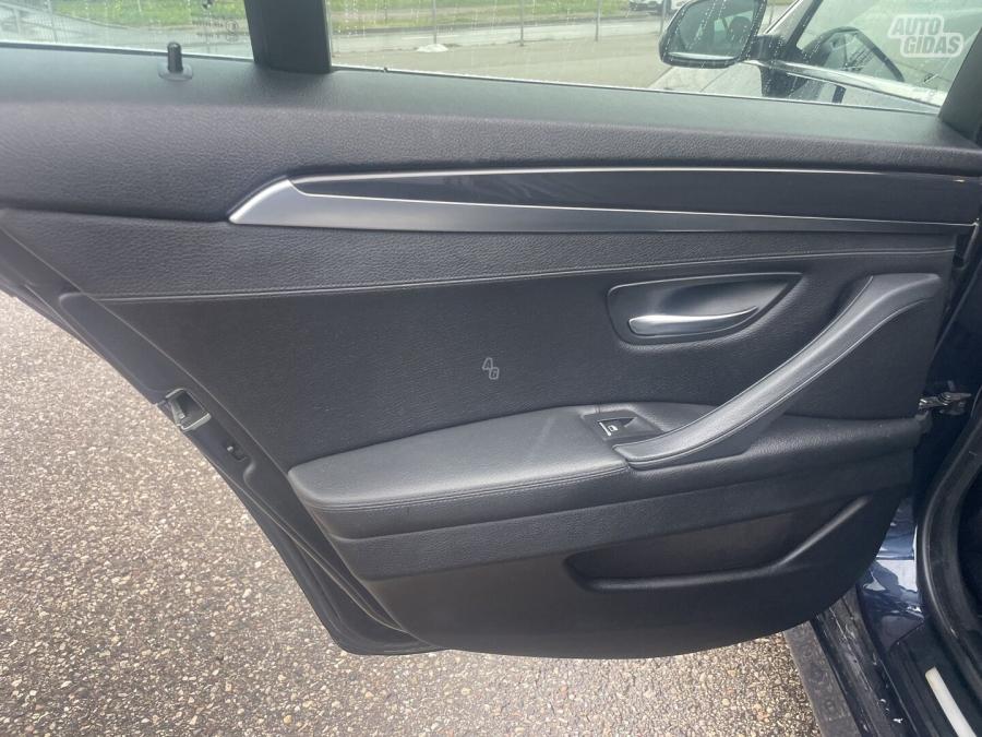 Black BMW 520 2016 in Kaunas, with an engine capacity of 2.00 L and mileage of 210 thousand km for 12100 €, photo 28 on AUTOMOTO.COM.LV