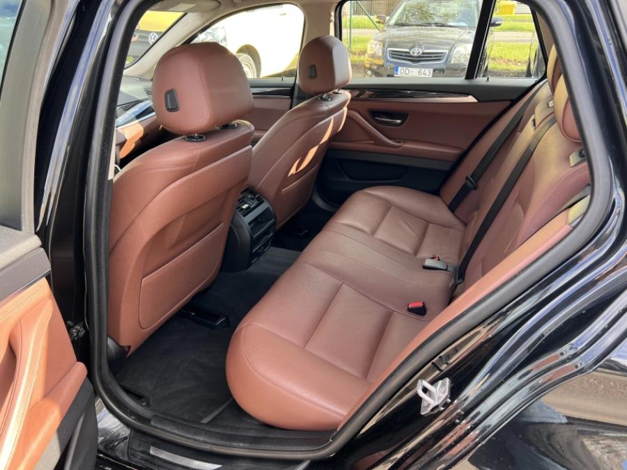 Melns BMW 520 2016 Rīga, ar dzinēja tilpumu 2.00 L un nobraukumu 254 tūkst. km par 11950 €, foto 10 vietnē AUTOMOTO.COM.LV