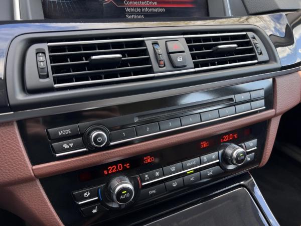 Black BMW 520 2016 in Riga, with an engine capacity of 2.00 L and mileage of 254 thousand km for 11950 €, photo 10 on AUTOMOTO.COM.LV