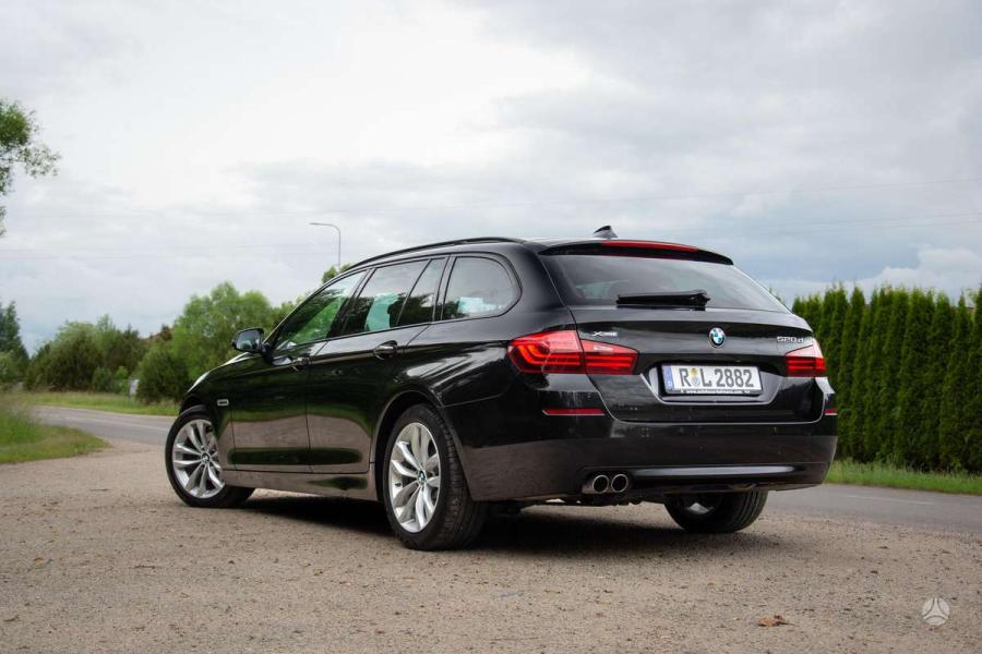 Melns BMW 520 2016 Elektrėnai, ar dzinēja tilpumu 2.00 L un nobraukumu 240 tūkst. km par 11500 €, foto 4 vietnē AUTOMOTO.COM.LV