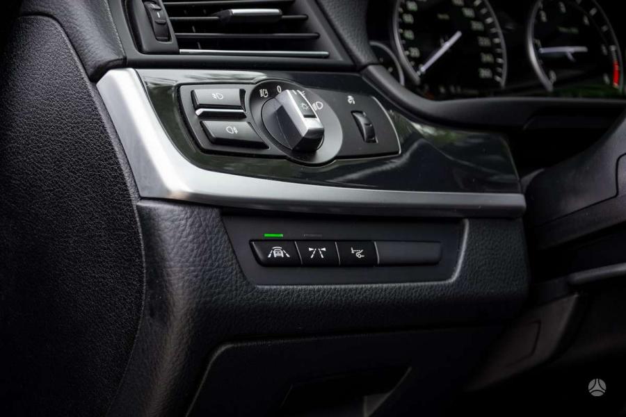 Melns BMW 520 2016 Elektrėnai, ar dzinēja tilpumu 2.00 L un nobraukumu 240 tūkst. km par 11500 €, foto 13 vietnē AUTOMOTO.COM.LV