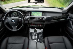 Melns BMW 520 2016 Elektrėnai, ar dzinēja tilpumu 2.00 L un nobraukumu 240 tūkst. km par 11500 €, foto 14 vietnē AUTOMOTO.COM.LV