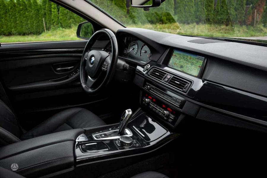 Melns BMW 520 2016 Elektrėnai, ar dzinēja tilpumu 2.00 L un nobraukumu 240 tūkst. km par 11500 €, foto 22 vietnē AUTOMOTO.COM.LV