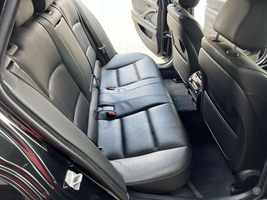 Melns BMW 520 2016 Klaipėda, ar dzinēja tilpumu 2.00 L un nobraukumu 230 tūkst. km par 11500 €, foto 12 vietnē AUTOMOTO.COM.LV