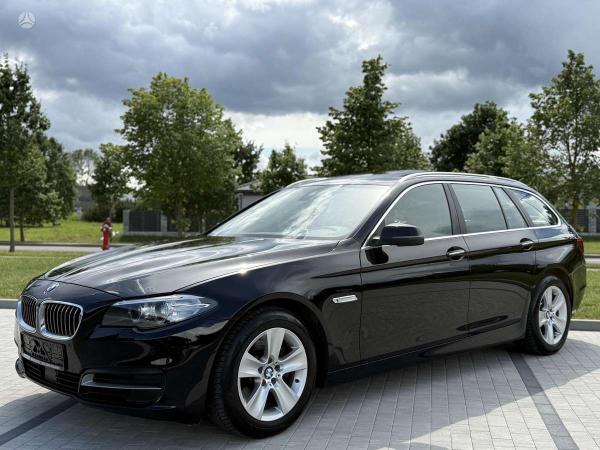 Black BMW 520 2016 in Siauliai, with an engine capacity of 2.00 L and mileage of 299 thousand km for 10950 €, photo 4 on AUTOMOTO.COM.LV